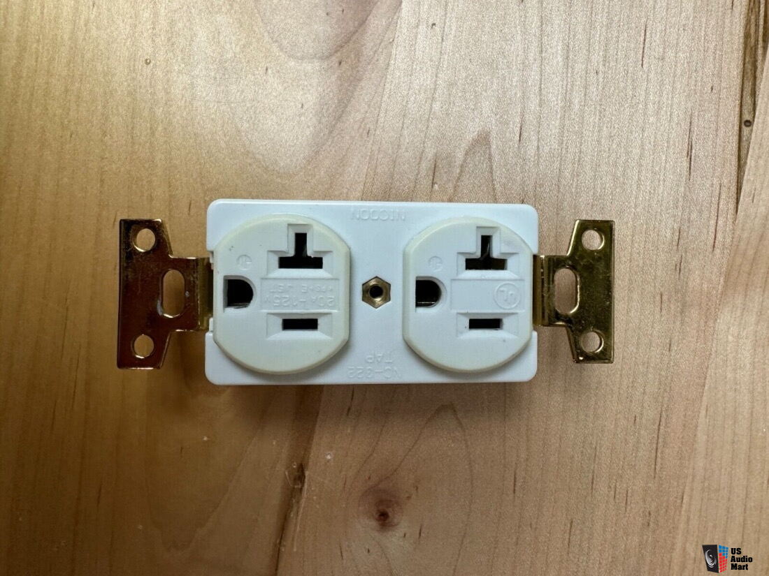 Oyaide R1 20A outlet For Sale - UK Audio Mart