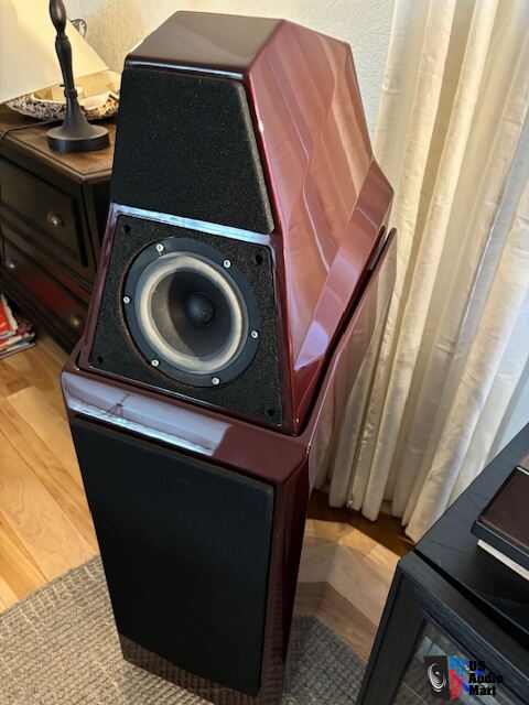 Wilson Audio Sasha 2 in Cranberry Pearl Photo #5378637 - US Audio Mart
