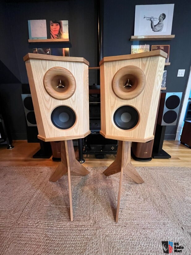 Fleetwood Deville SQ torrefied light ash with Stand A Photo #5382119 ...