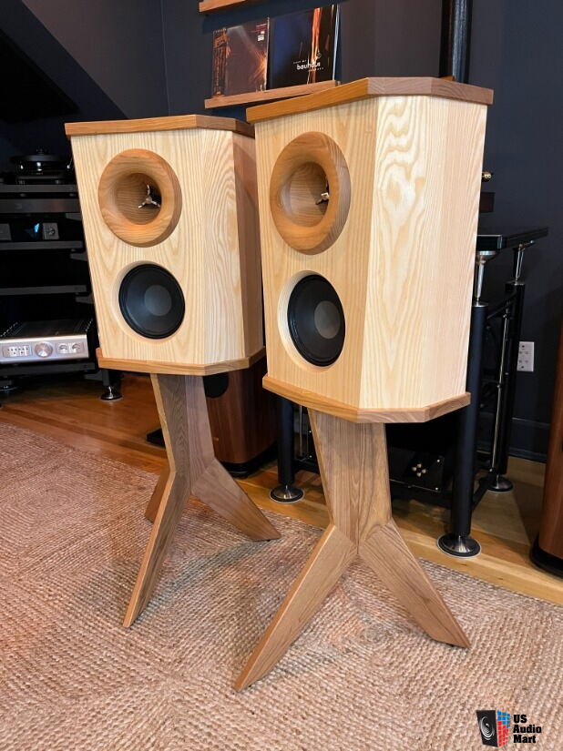 Fleetwood Deville SQ torrefied light ash with Stand A Photo #5382122 ...