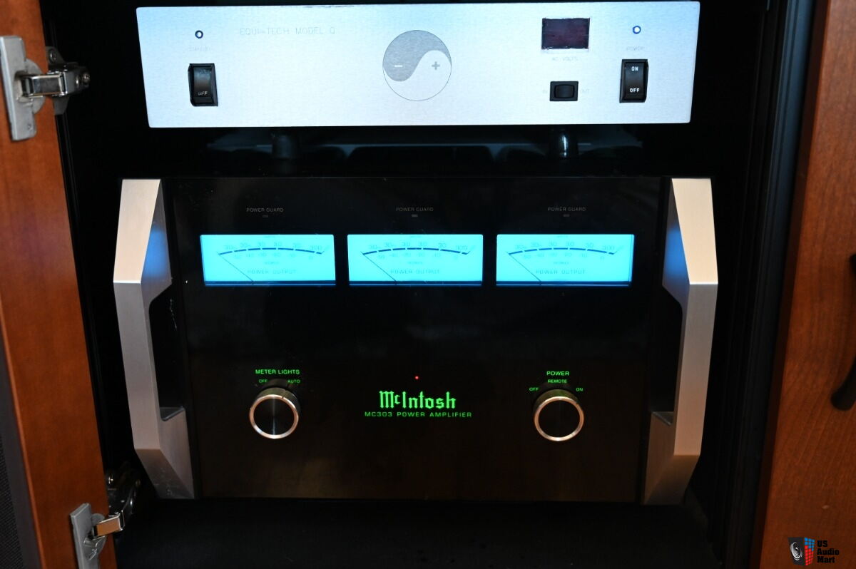McIntosh MC303 3-Channel Solid State Amplifier