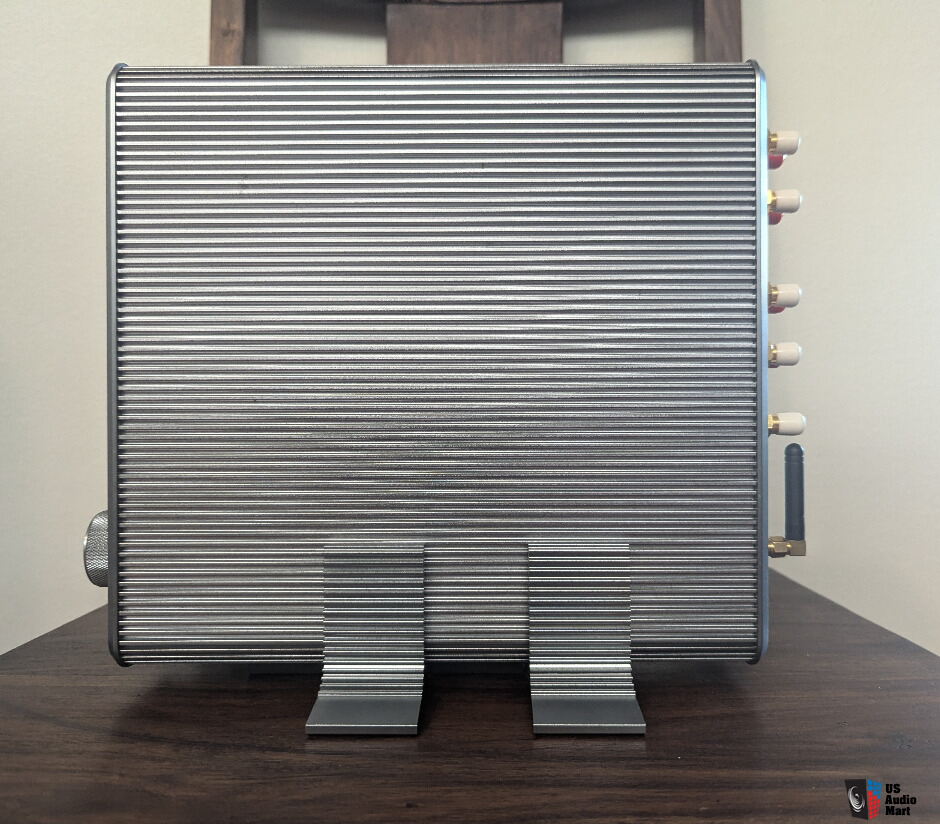 Burson Conductor 3R (SE) with cool stand Photo #5388429 - US Audio Mart