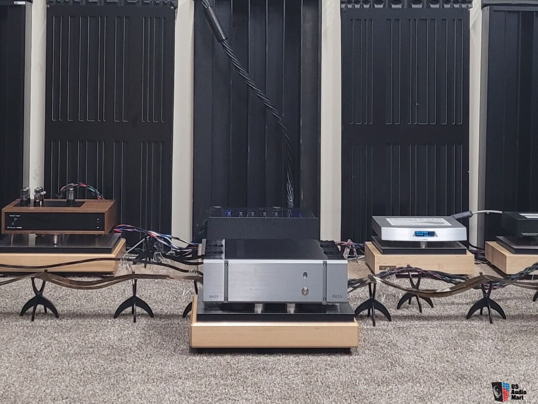 Like new Pass Labs XA25 Power Amplifier For Sale - Canuck Audio Mart