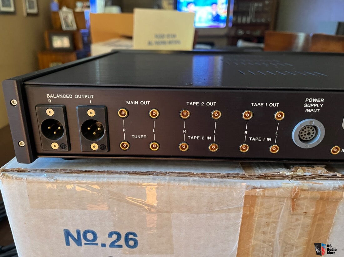 Mark Levinson No. 26 Preamplifier & PLS-226 Power Source in Original ...