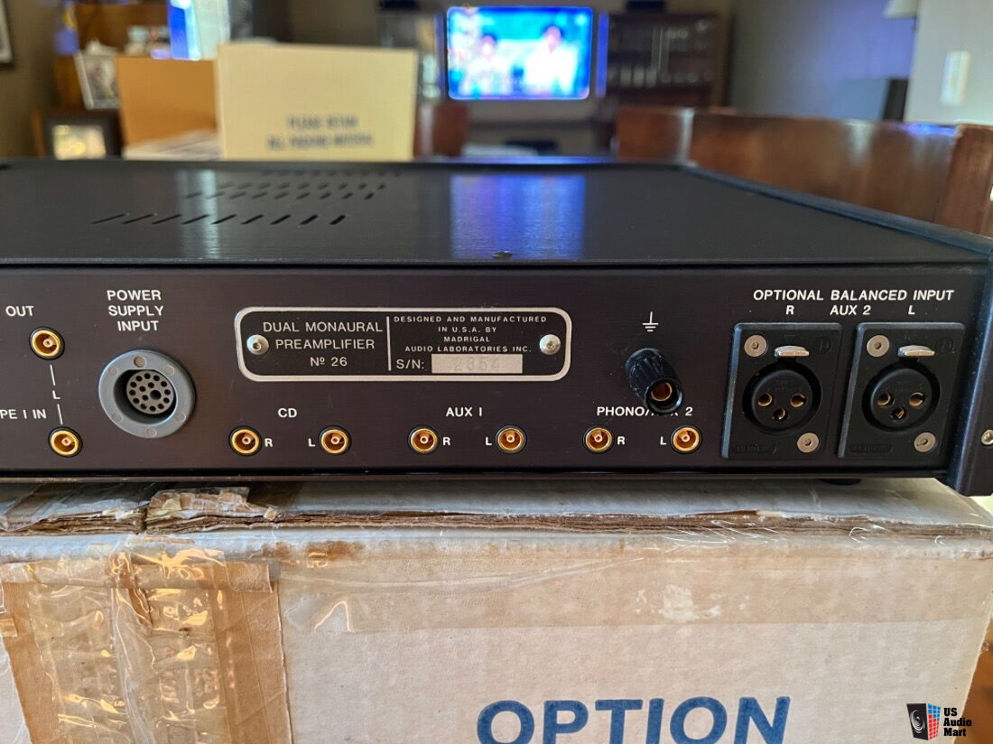 Mark Levinson No. 26 Preamplifier & PLS-226 Power Source in Original ...