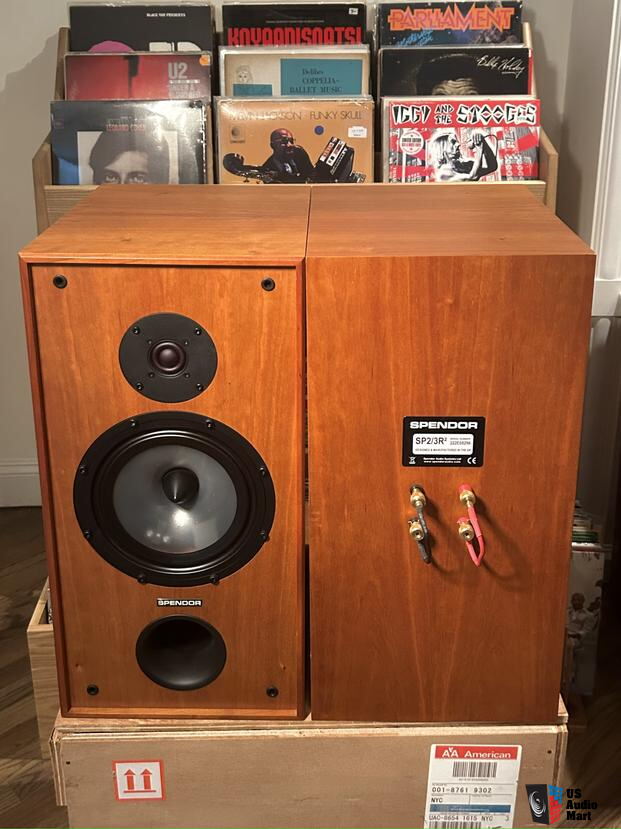 Spendor SP2/3r2 Bookshelf Speakers, Walnut Pair with Stands Photo ...