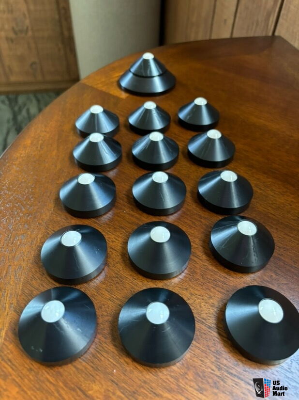 Stillpoints mecanical isolation cones Photo #5400524 - US Audio Mart
