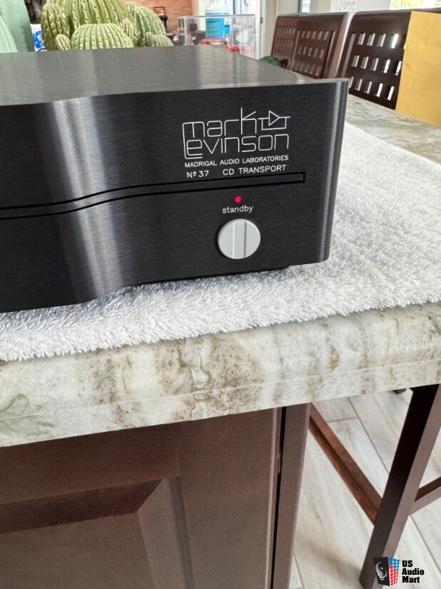Mark Levinson number 37 CD Transport. Mint Photo #5401684 - US Audio Mart