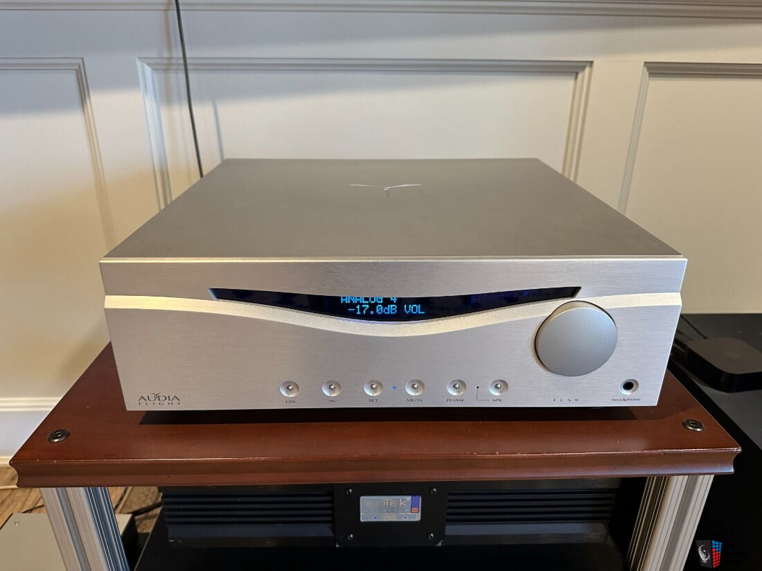 Audia Flight FLS-9 Integrated Amplifier, Mint Photo #5401829 - US Audio ...