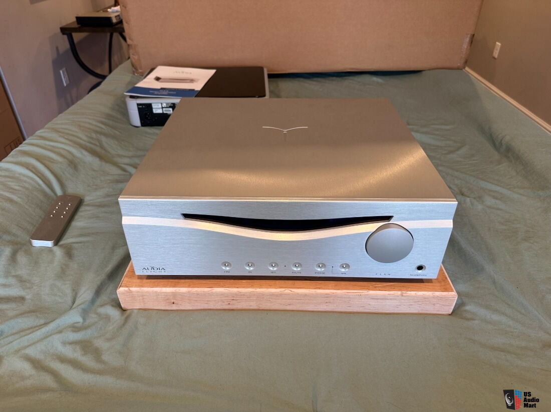 Audia Flight FLS-9 Integrated Amplifier, Mint Photo #5401831 - US Audio ...