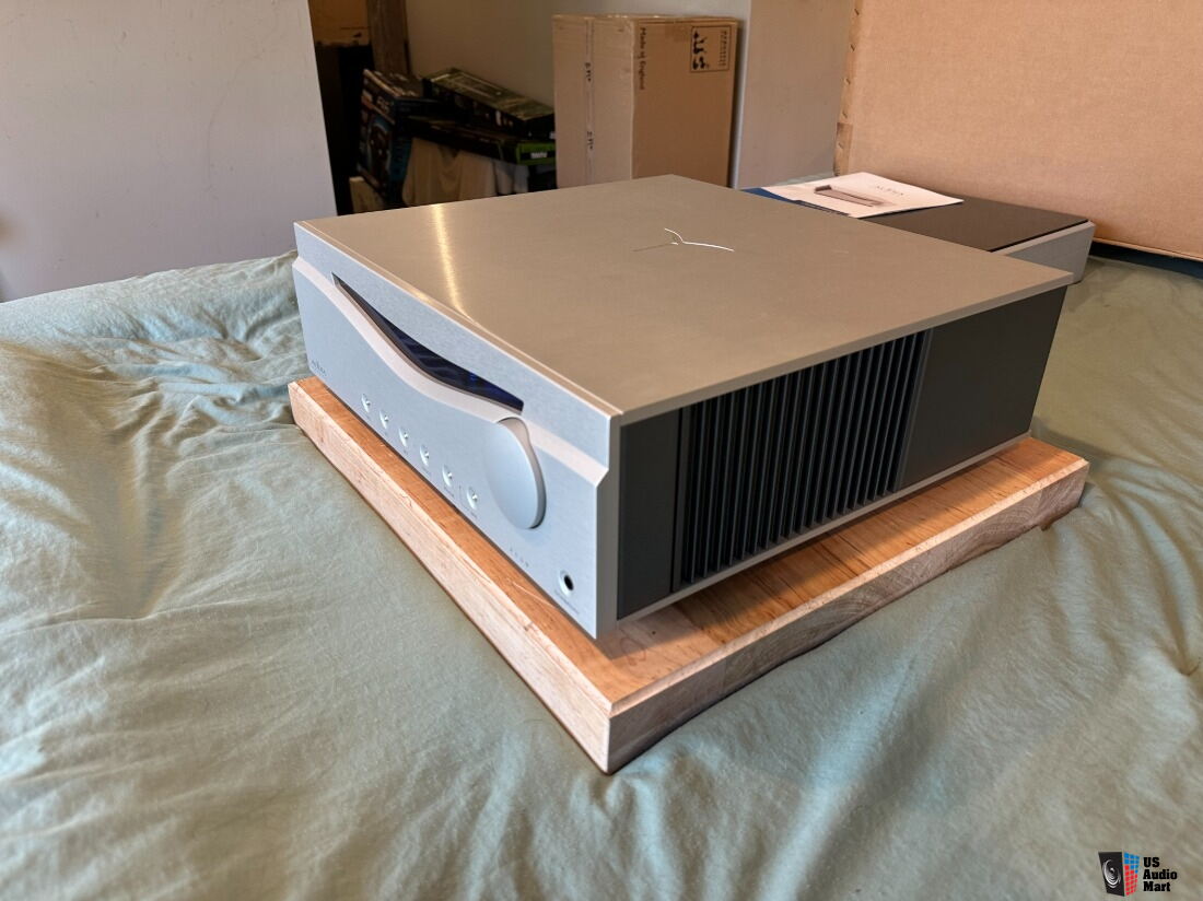 Audia Flight FLS-9 Integrated Amplifier, Mint Photo #5401831 - US Audio ...
