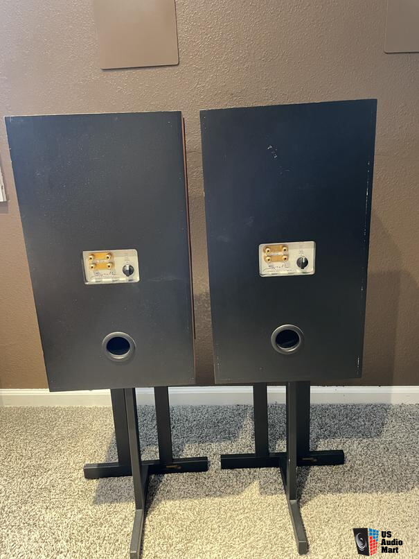 Snell JIII loudspeakers w/Target stands Photo #5406810 - US Audio Mart