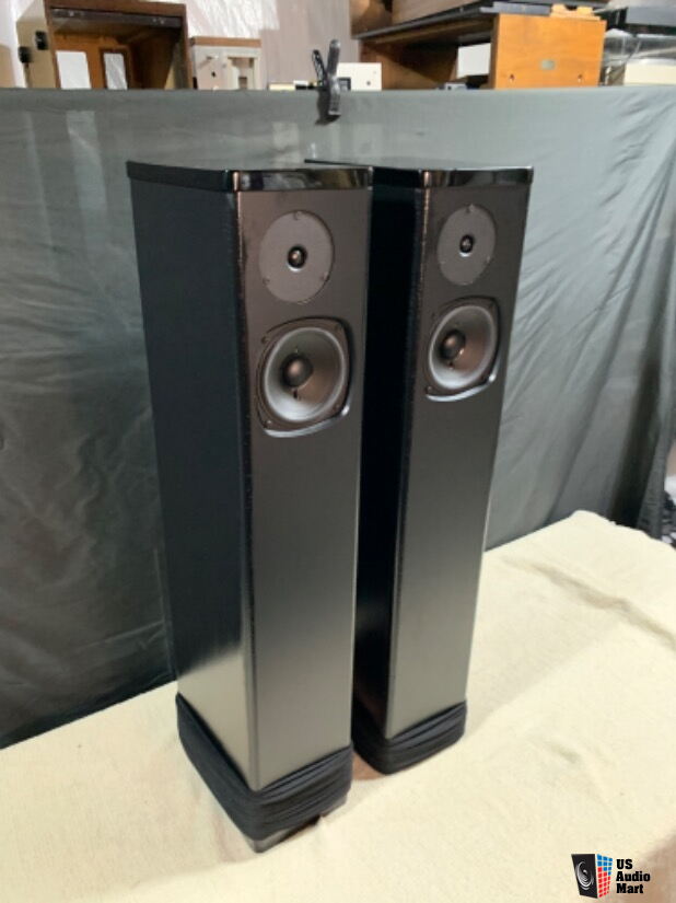 Excellent Definitive Technologies Music/Home Theatre system, BP-8 Mains ...