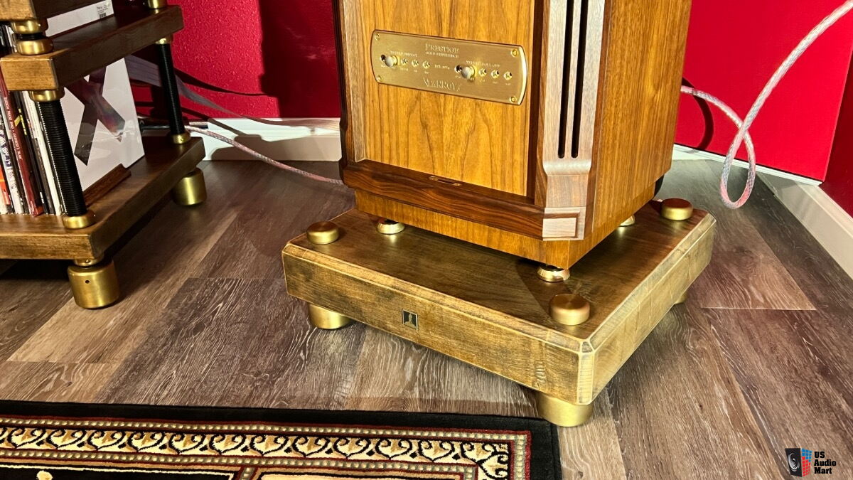 Mapleshade Speaker Plinths Photo #5407042 - US Audio Mart