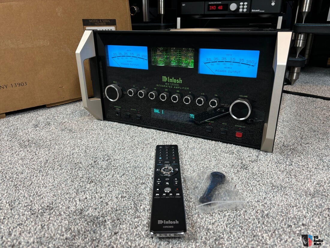 McIntosh MA12000 Hybrid 2-Channel Integrated Amplifier - Excellent ...
