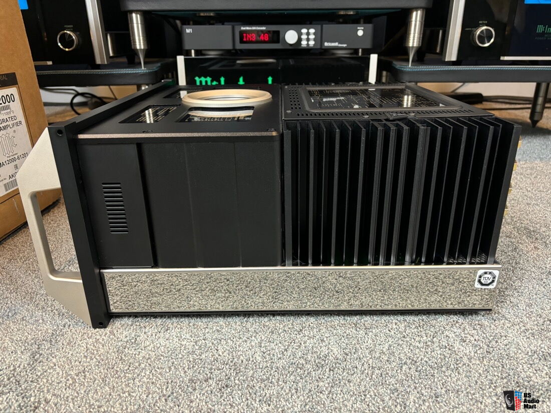 McIntosh MA12000 Hybrid 2-Channel Integrated Amplifier - Excellent ...