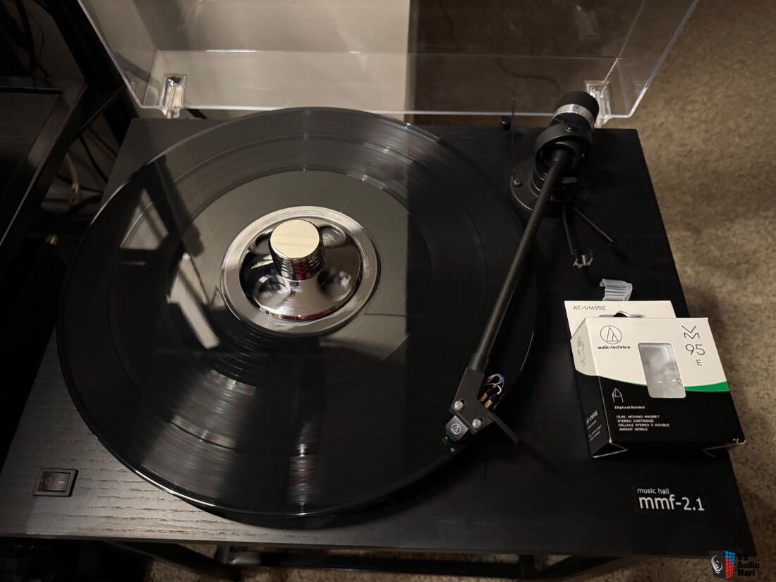 Music Hall MMF-2.1 Turntable excellent condition new AT95E cartridge ...