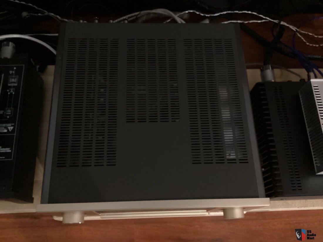 E800 pure class A precision 50th Anniversary integrated amplifier. BIG ...