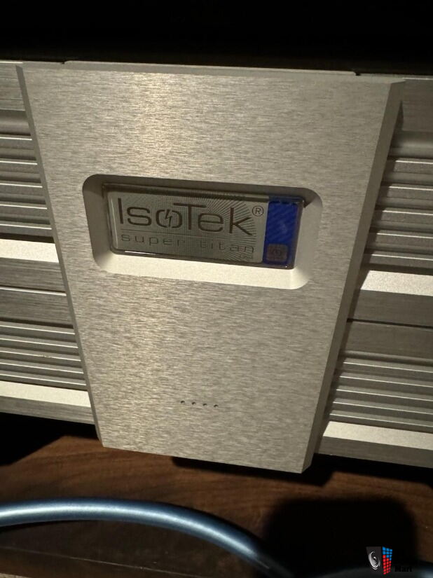 Isotek EVO3 Super Titan (20A) Power Conditioner Photo #5412838 - US ...