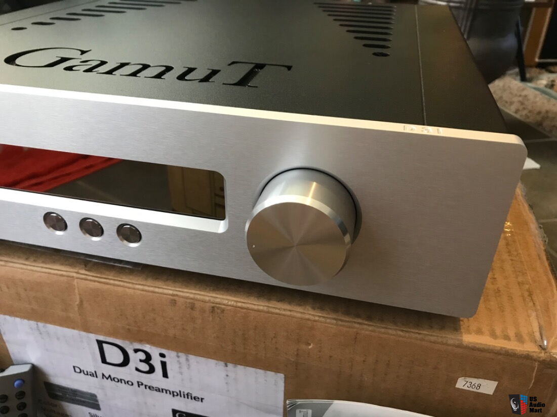 Gamut D3i Dual Mono Preamp & Moon 110LPV2 Phono Preamp & Shunyata ...