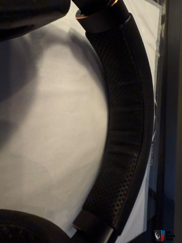 Focal Radiance Closed Back Ltd. Bentley Edition Photo #5417760 - US ...