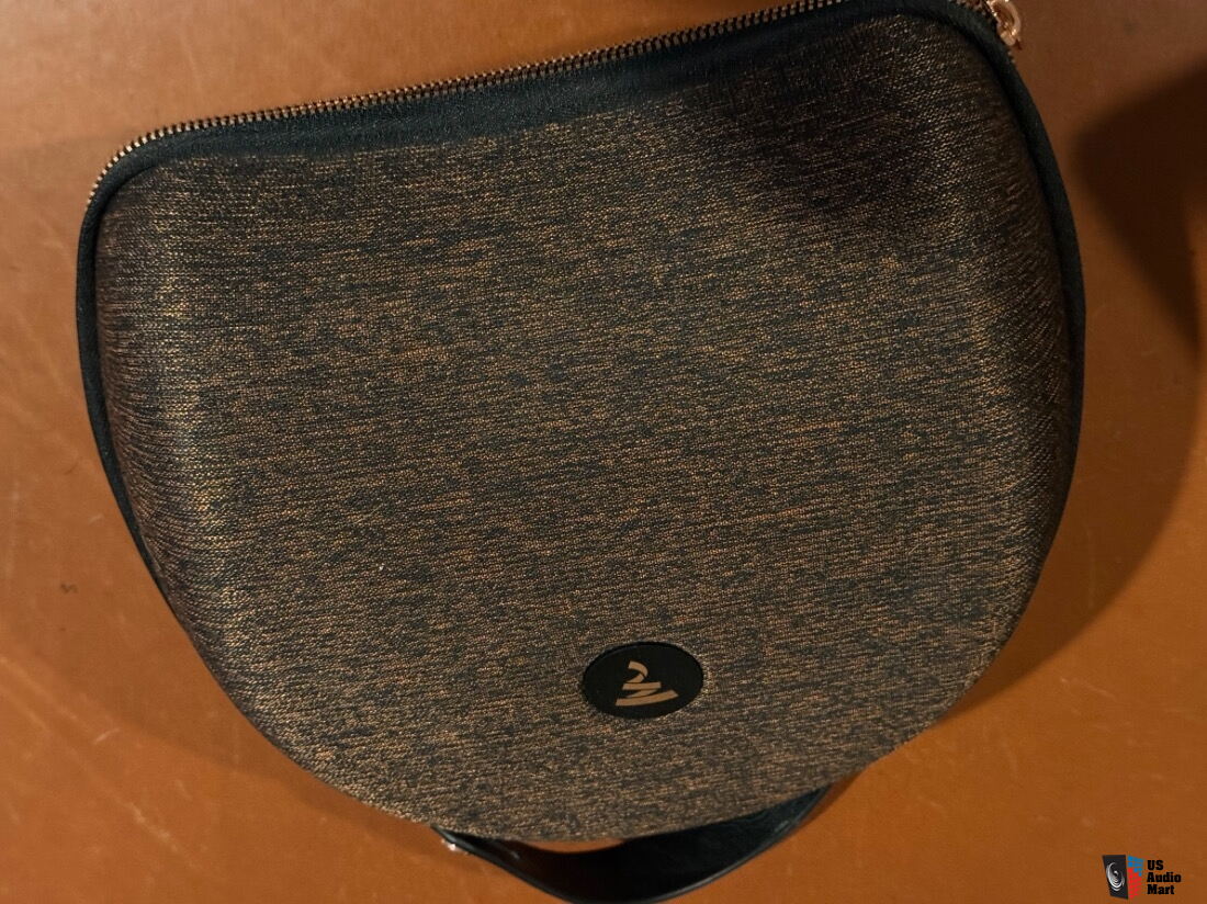 Focal Radiance Closed Back Ltd. Bentley Edition Photo #5417761 - US ...