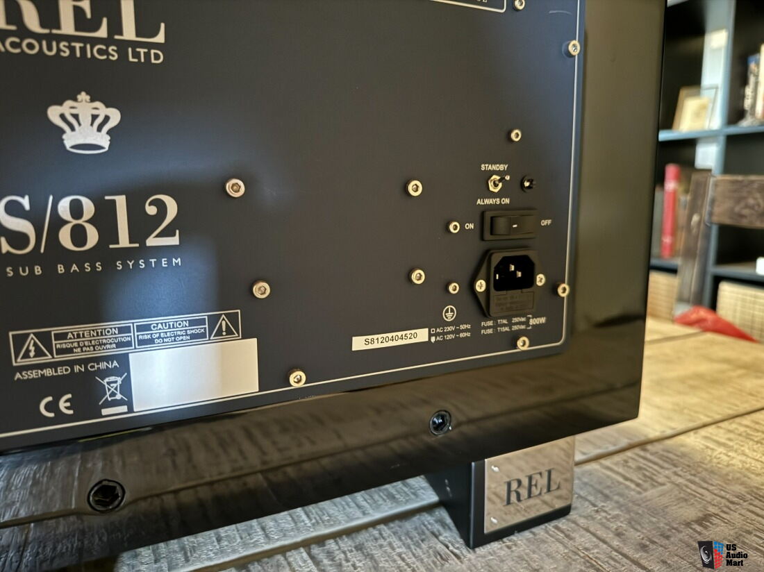 REL S/812 - Piano Black - 800W 12 Inch Subwoofer Photo #5429504 - US ...
