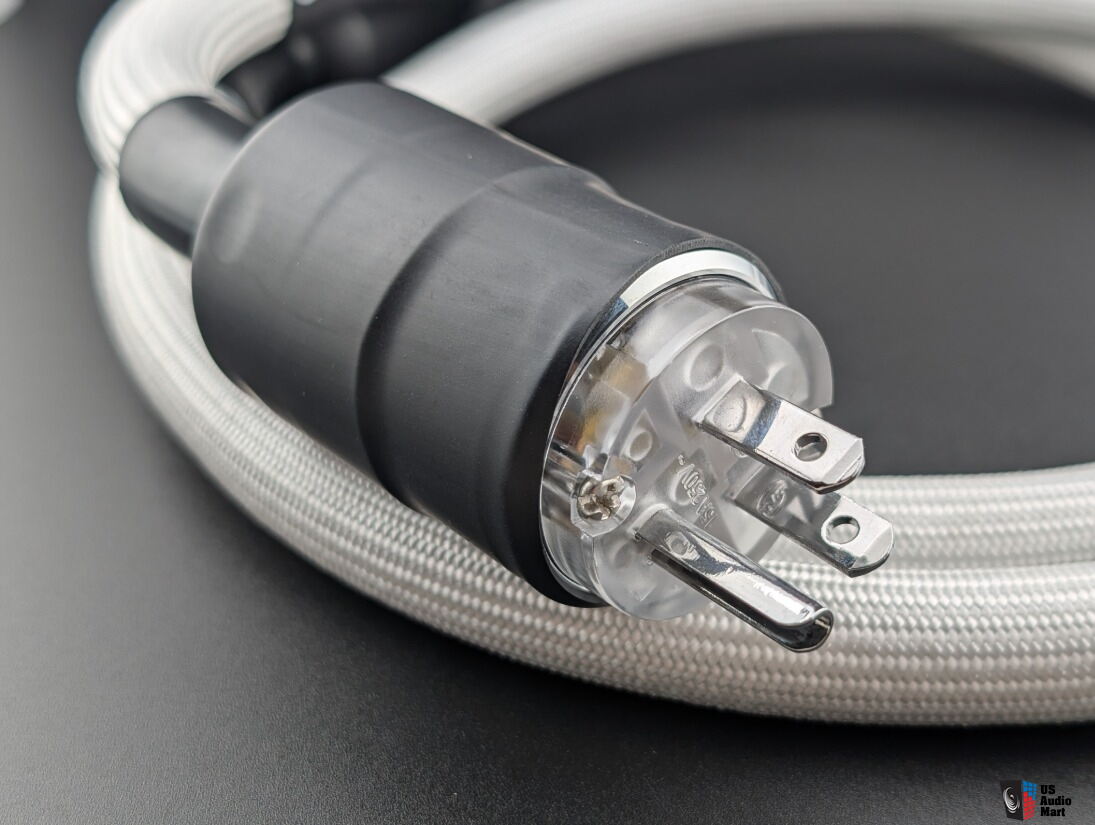 Veritas Cables Gravis - 1.5m power cable - brand new company ...