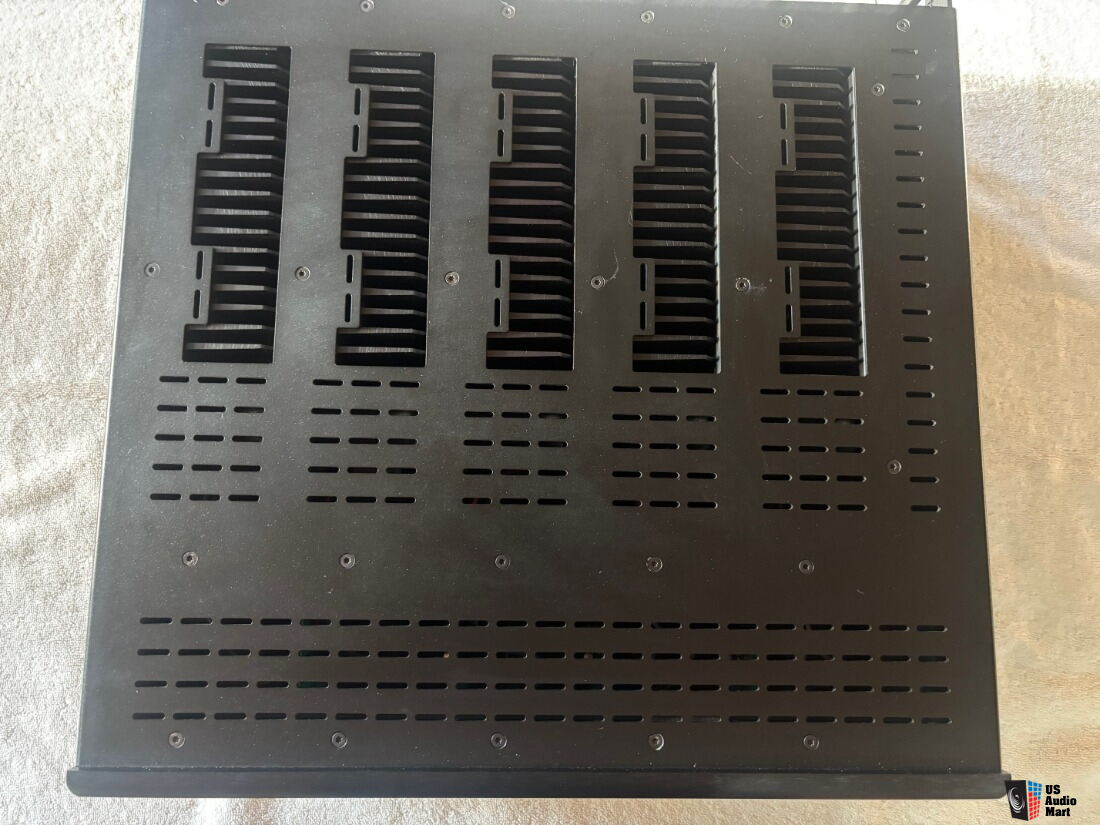 Bryston 9B SST2 C-Series 5 Channel Amplifier 17" Black - Excellent ...