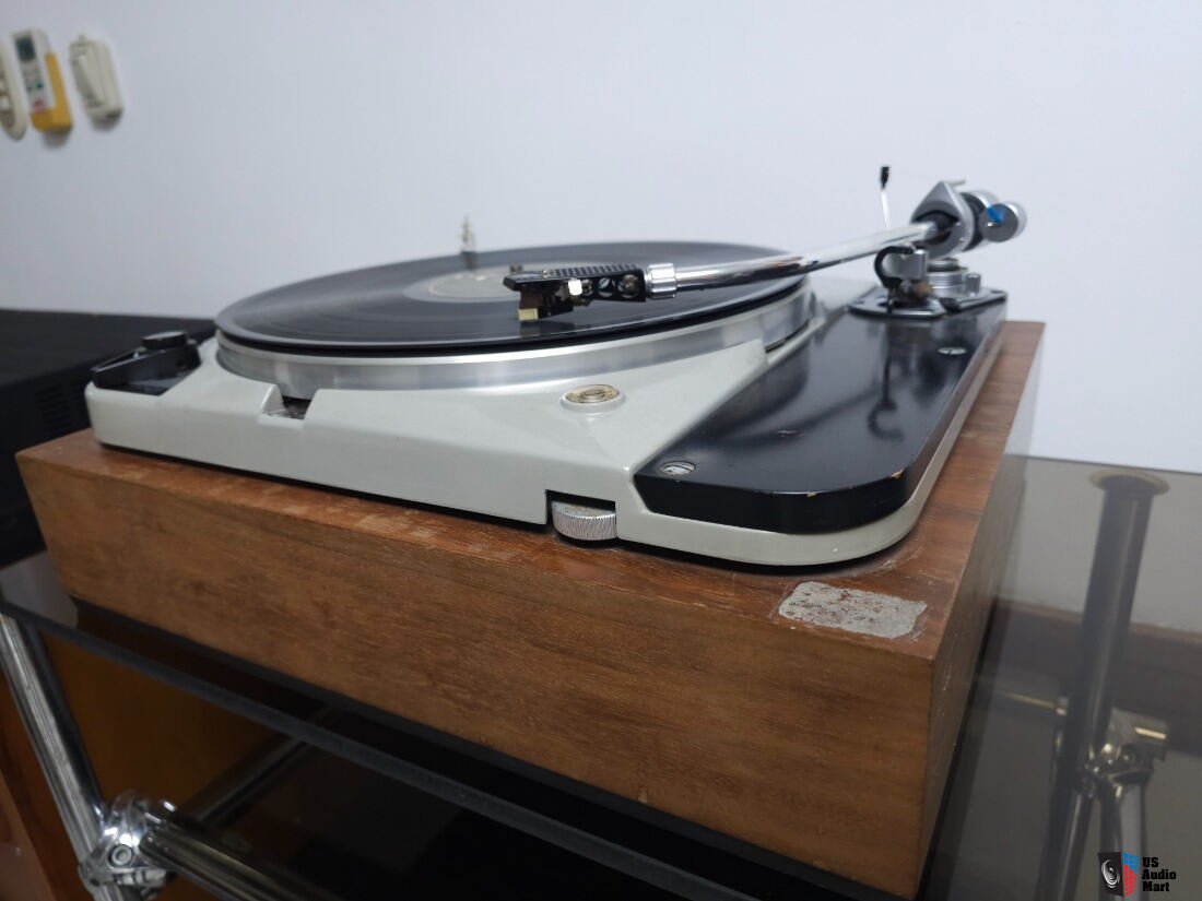 Thorens TD 124II Turntable with SME 3009 Tonearm Operational Photo ...