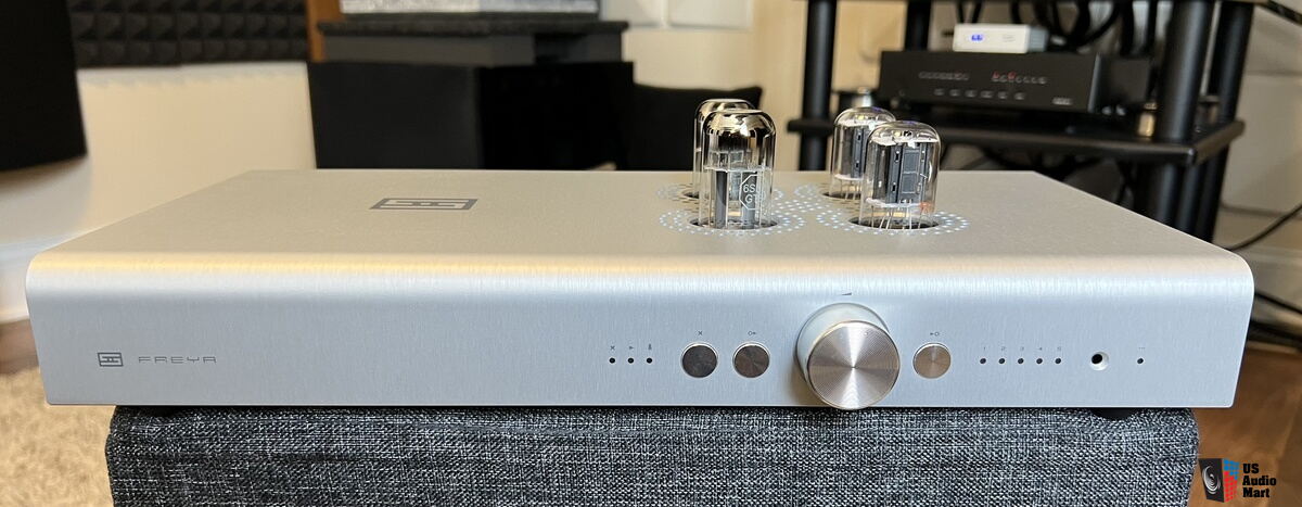 Schiit Freya + Vacuum Tube Preamplifier Photo #5476890 - US Audio Mart