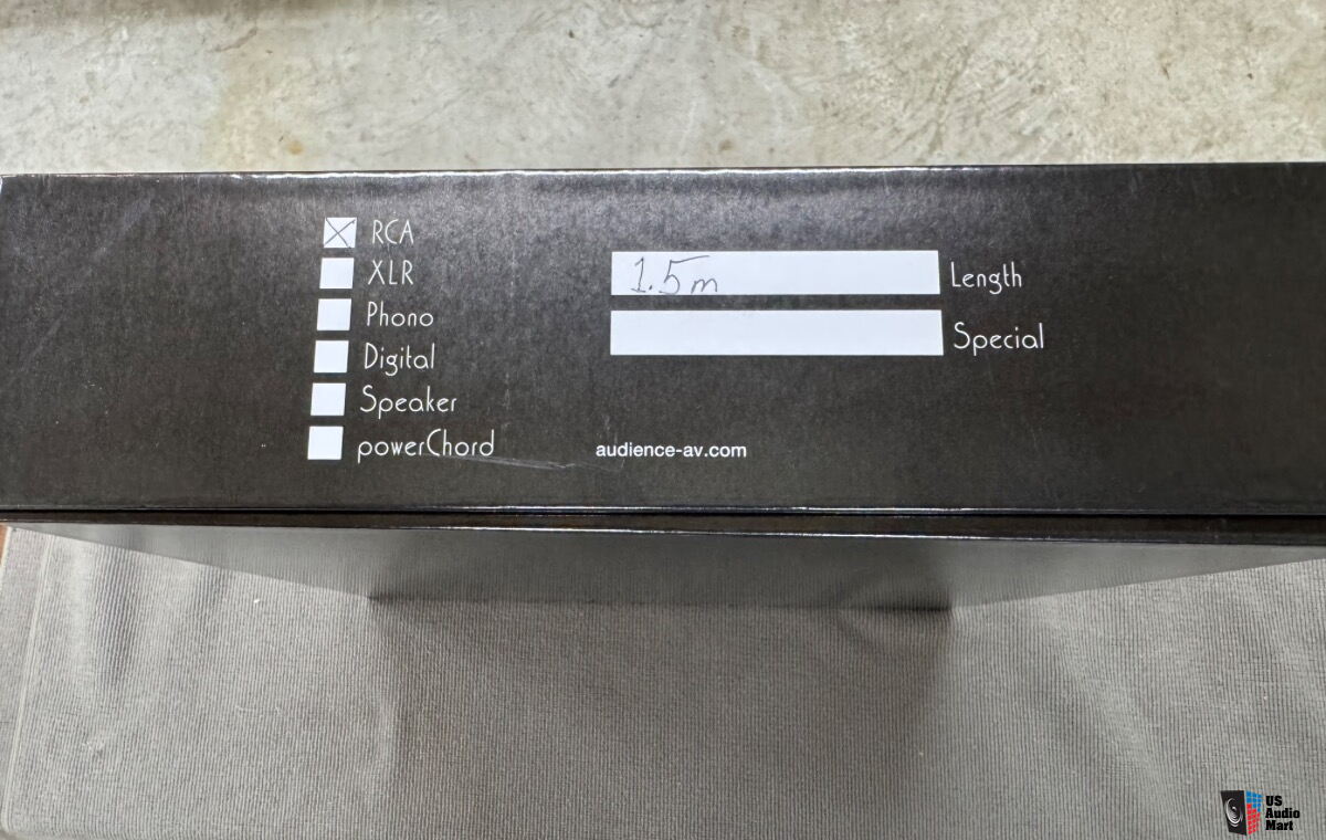 Audience Front Row RCA 1.5 meter Interconnects Photo #5480231 - US ...