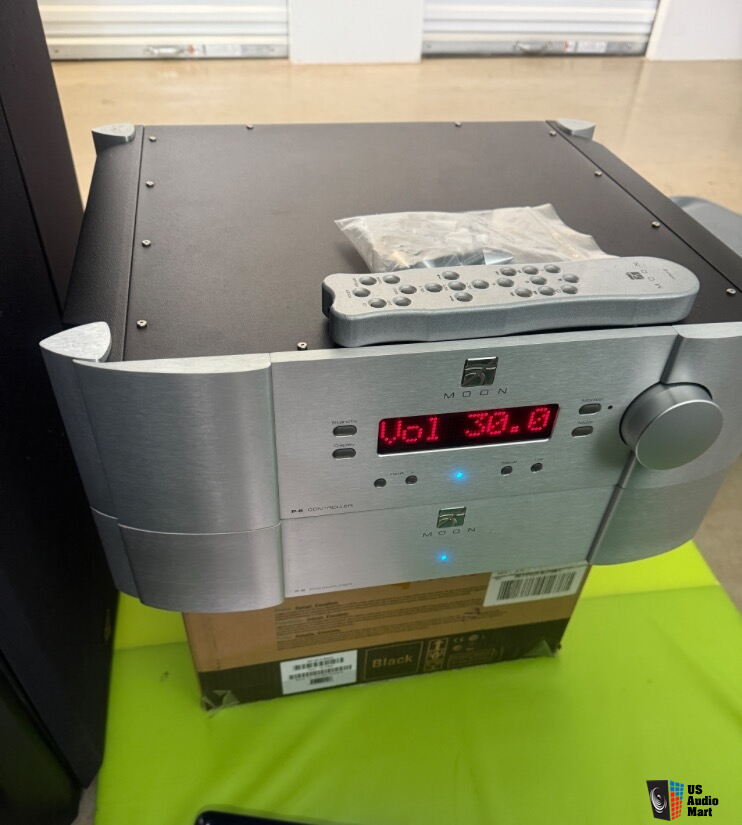 Simaudio MOON P8 Preamplifier Photo #5493853 - US Audio Mart