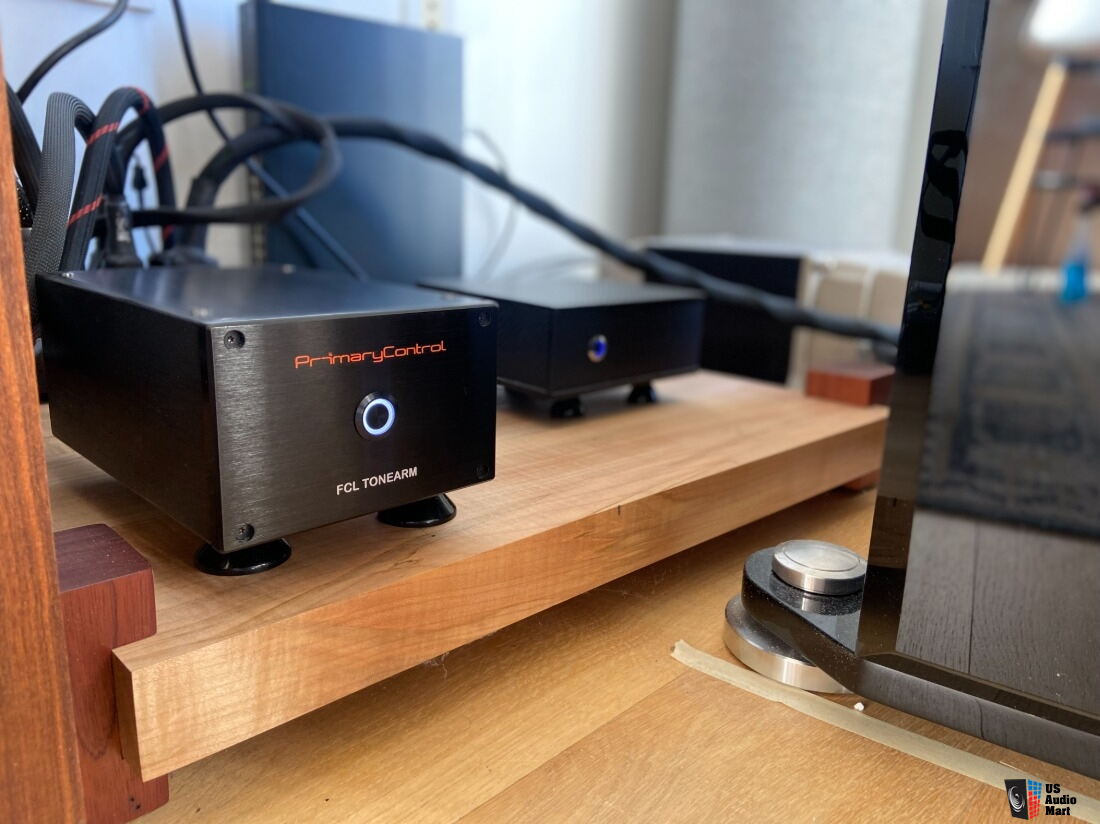 Primary Control Kinea turntable and FCL (field coil loaded) tonearm ...