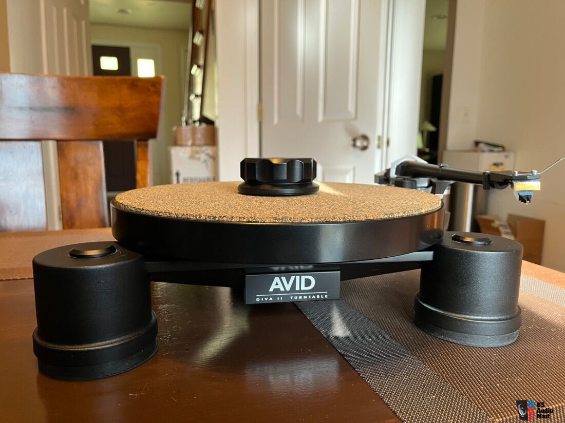 AVID Diva II SP with SME 309 Tonearm & -Zephyr MK III Cartridge Photo ...