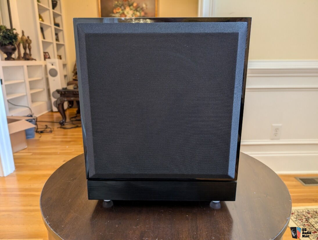 B&W DB3D Dual 8" Subwoofer Photo #5504367 - US Audio Mart