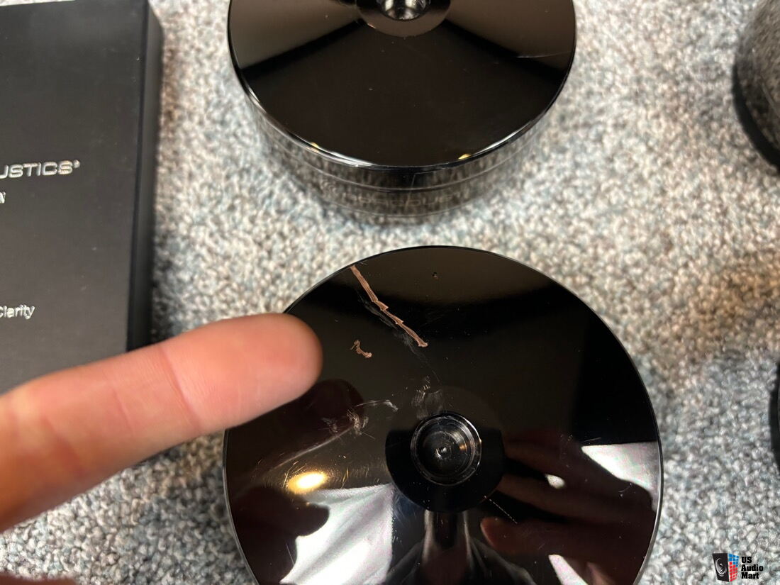 IsoAcoustics Gaia Titan Cronos 100 Isolation Feet - Set of 8 Photo ...
