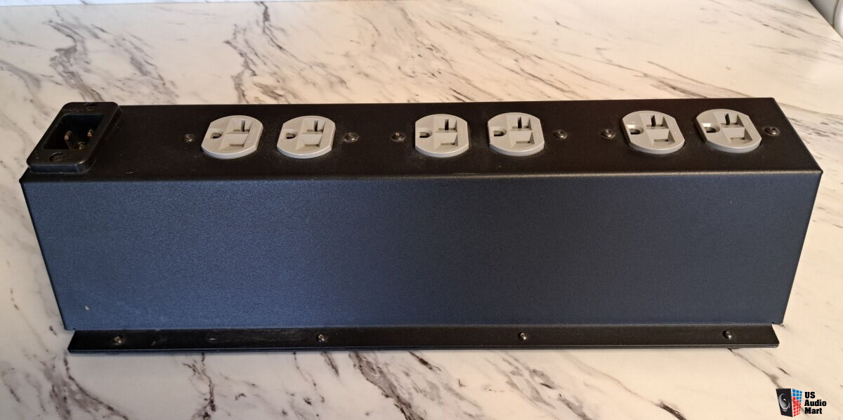 Shunyata Research Guardian 6 power distributor with Copperhead cable ...