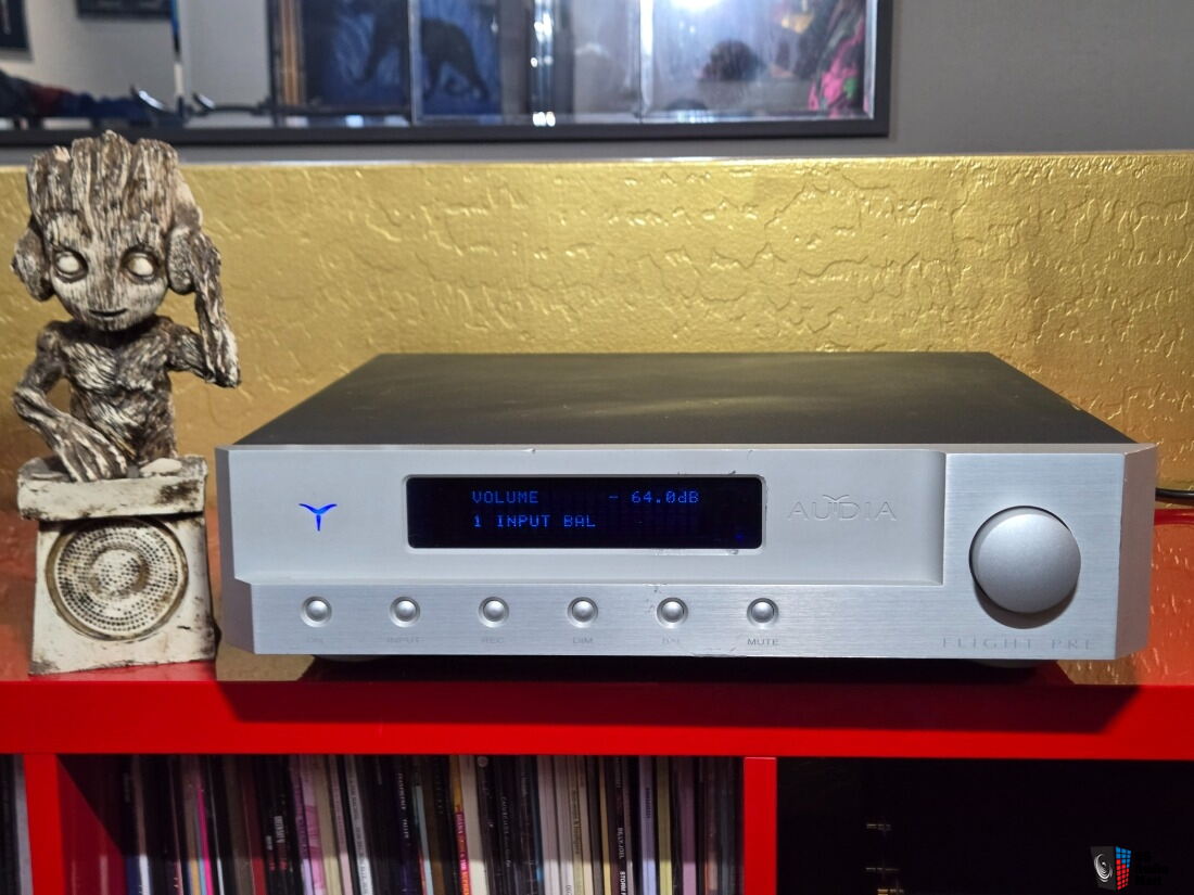 Audia Flight PRE MK3 Preamp w/ Remote & Phono For Sale - UK Audio Mart