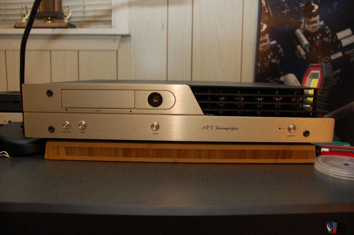 Conrad Johnson ART Series 3 - Anniversary Reference Triode Preamplifier ...