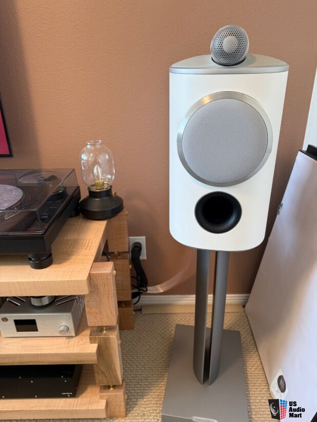 Like New Bowers and Wilkins 805D4 Pair White + FS805D4 Stands, Silver ...