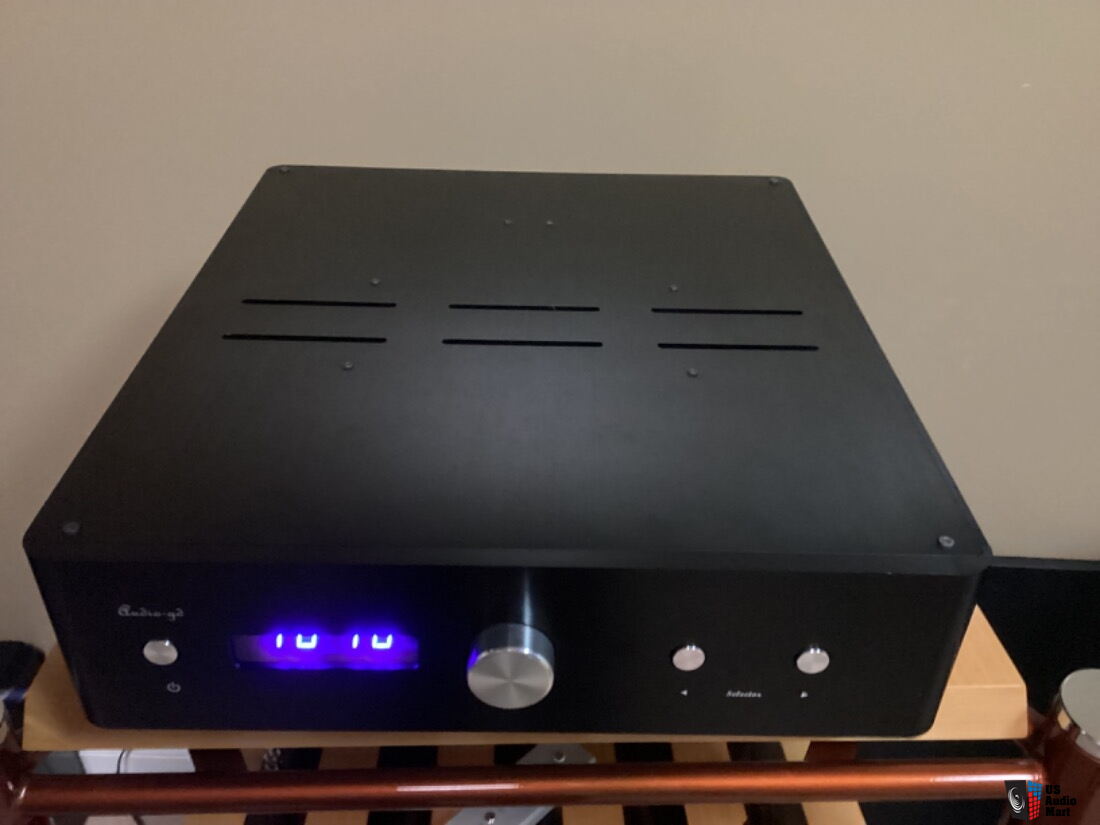 Audio GD HE-1 2021 model preamp w/ regenerative power supply Photo ...