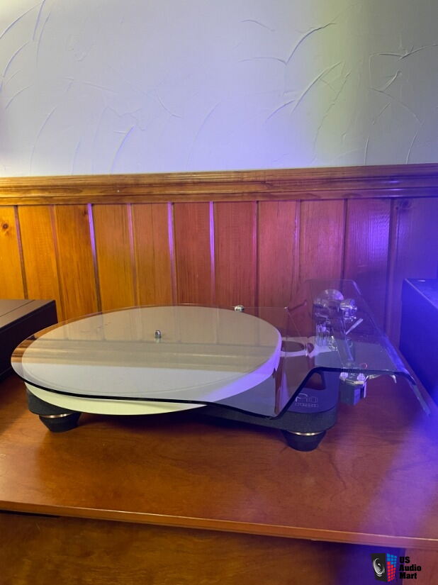 Rega Planar 10 (P10) with PSU - No Cartridge - EXCELLENT! Photo ...