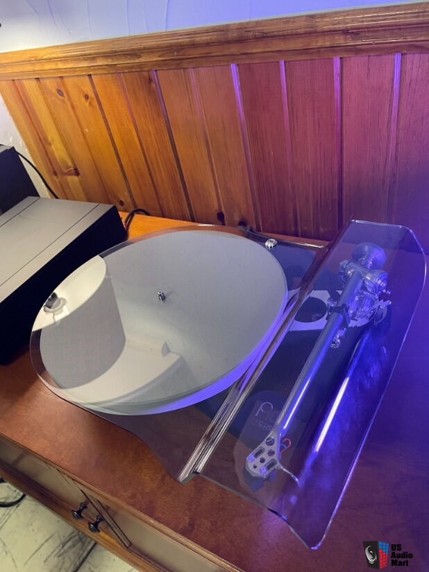 Rega Planar 10 (P10) with PSU - No Cartridge - EXCELLENT! Photo ...