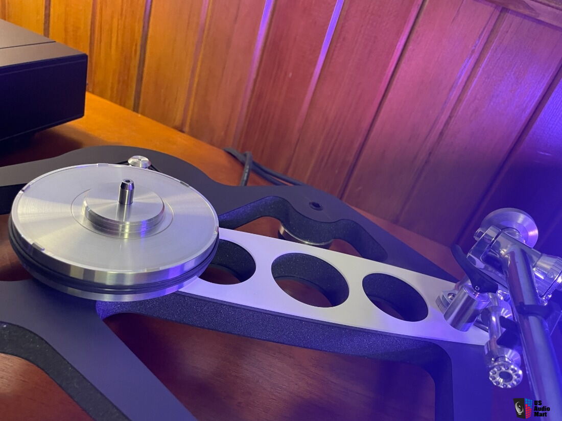 Rega Planar 10 (P10) with PSU - No Cartridge - EXCELLENT! Photo ...