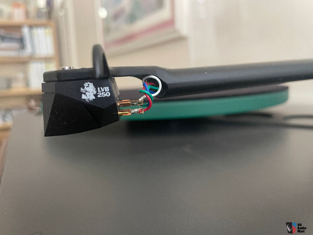 Rega P3 with Ortofon LVB 250 Cartridge Photo #5531279 - US Audio Mart