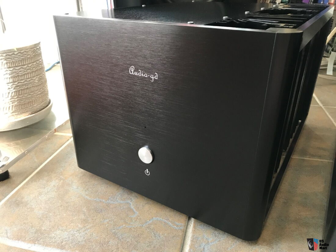 Audio GD HE-2 MK2 Reference Class A Mono Amplifiers & Power Supplies ...