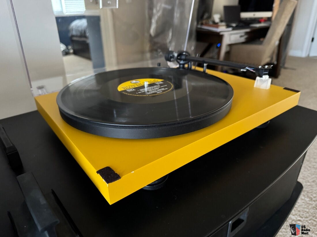 Project Carbon Debut EVO in Satin Yellow Photo #5544977 - US Audio Mart