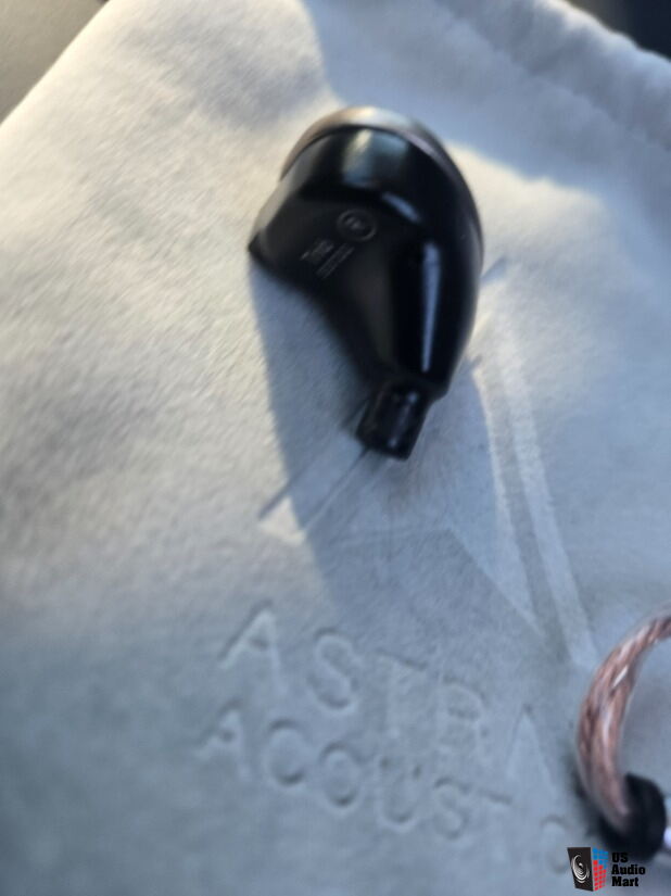 64 Audio Tia Trio with upgraded cable Photo #5555935 - US Audio Mart