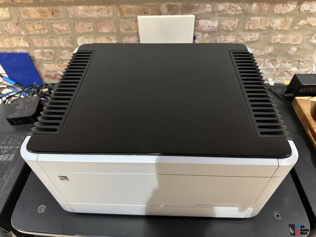 PS Audio BHK Signature 250 Hybrid Amp with Tungsram PCC88 / 7DJ8. Trade ...